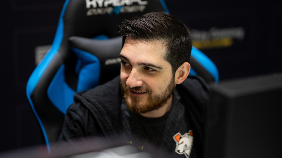 DotA 2 : RodjER signe officiellement chez FlyToMoon - Millenium