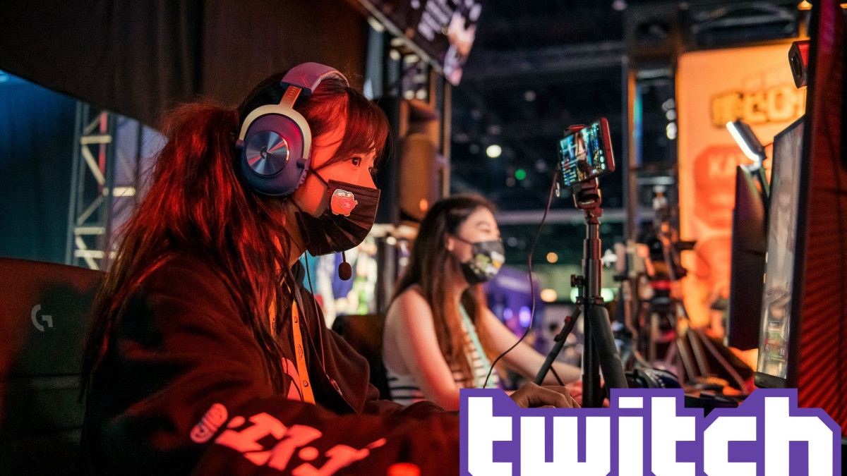 Twitch : Cette streameuse se fait voler, toute la scène passe en live ...