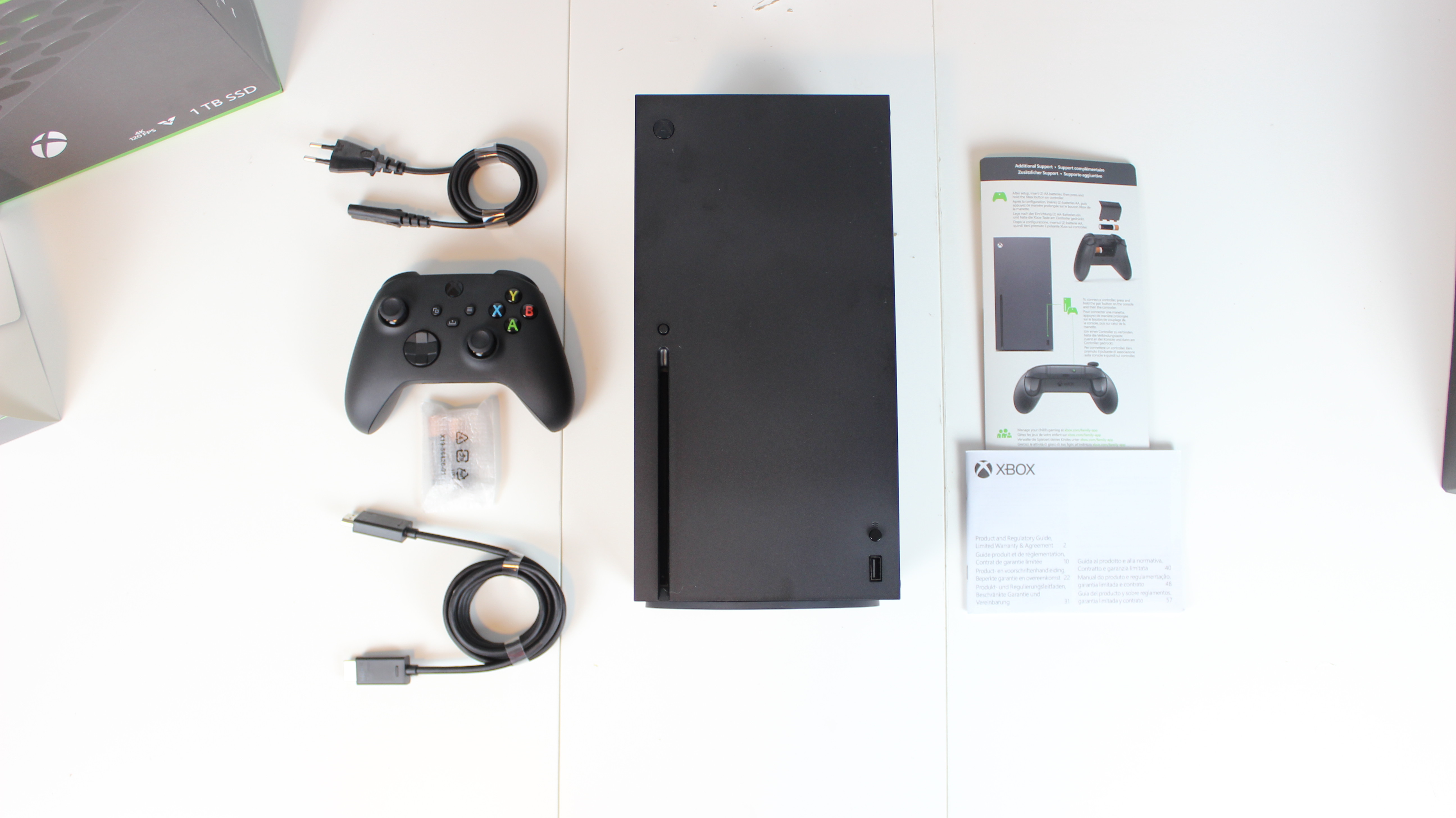 Unboxing de la Xbox Series X: que contient la boite de la console la ...